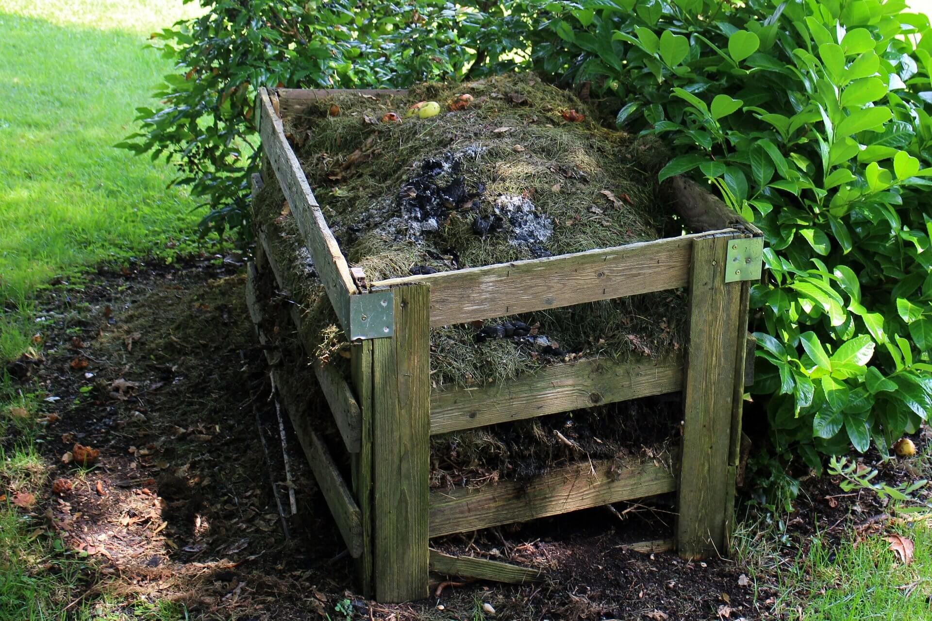 Hacer compost en tu jardín, cómo y con qué residuos - Jardinable